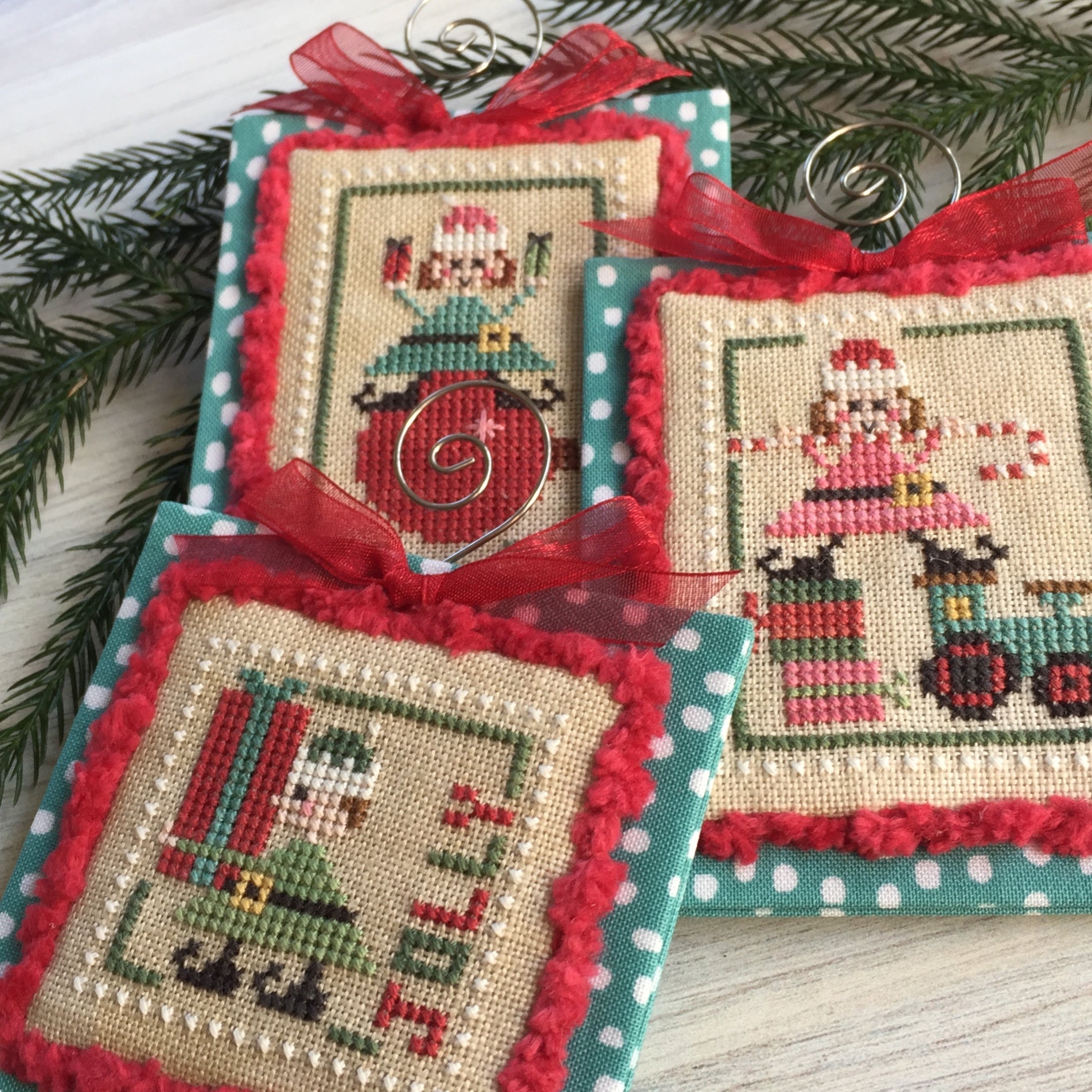 Elfin' Around – Heart in Hand Needleart