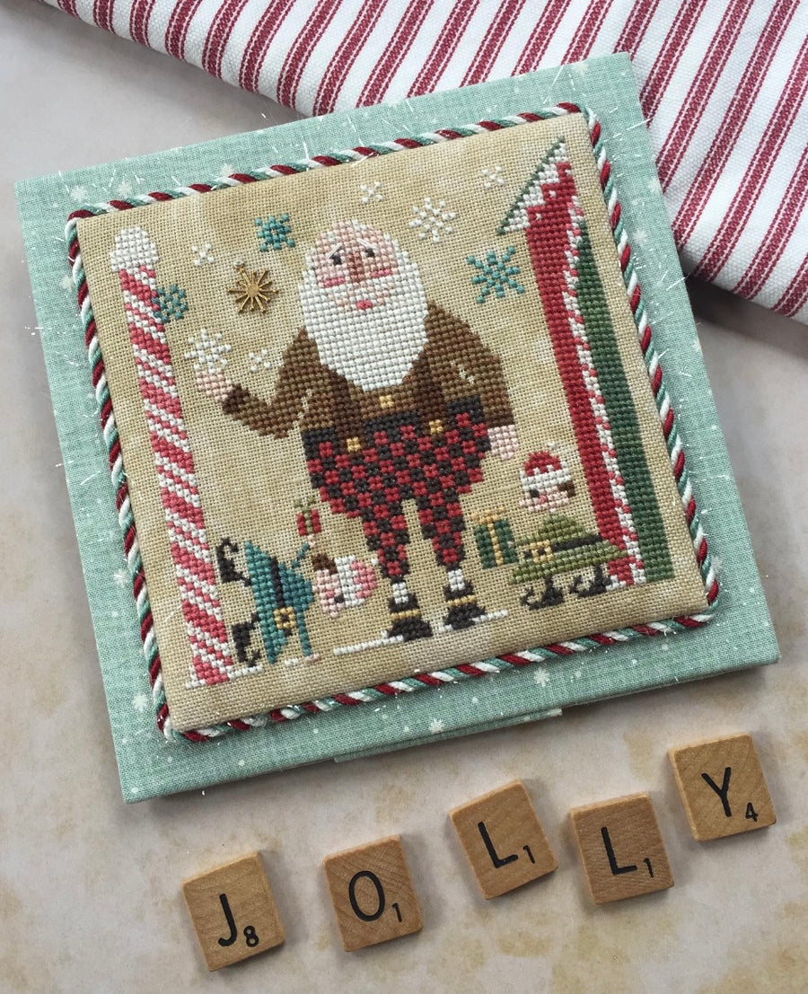 Wee Santas – Heart in Hand Needleart