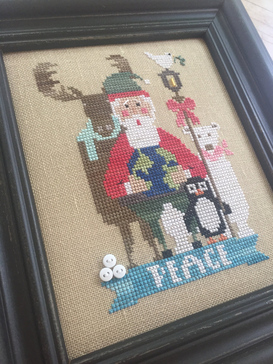 Wee Santas – Heart in Hand Needleart