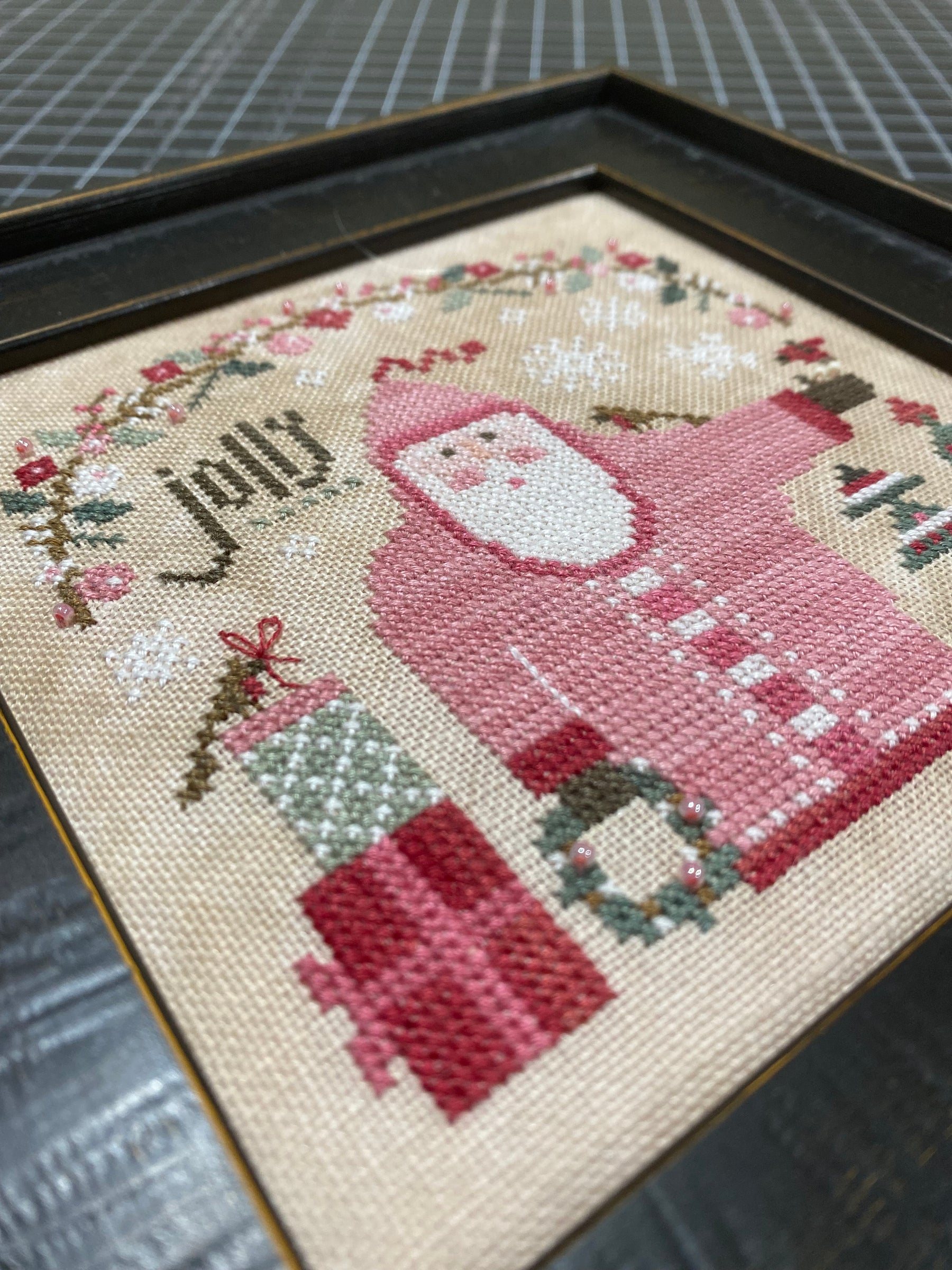 Wee One: Wee Santa 2022 – Heart in Hand Needleart